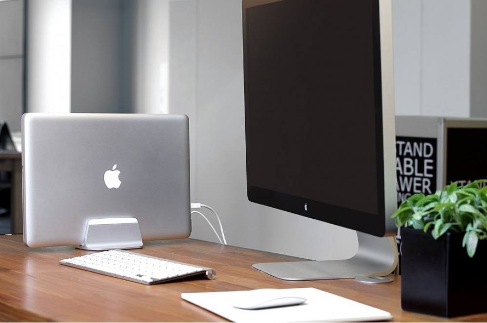 Just Mobile AluBase | Key Features, Price & Alternatives