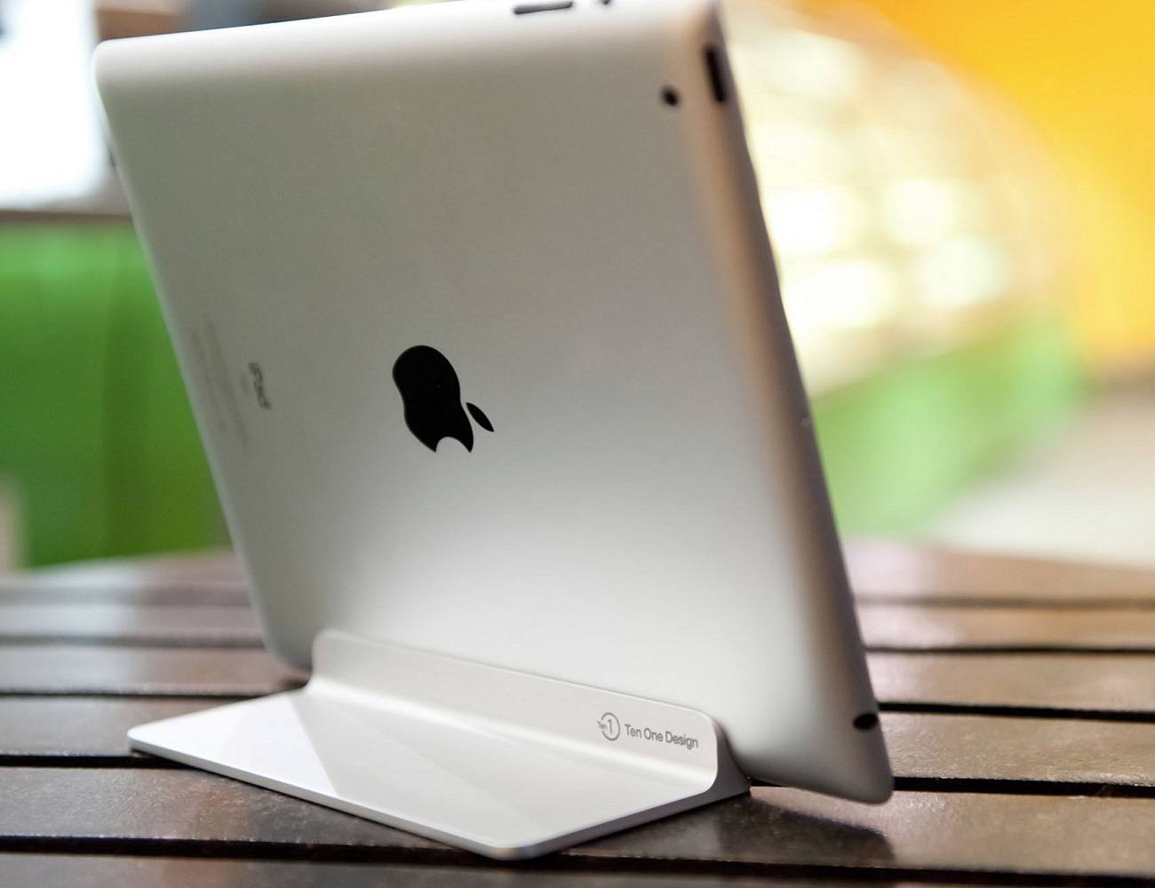 Magnus Magnetic iPad Stand | Key Features, Price & Alternatives