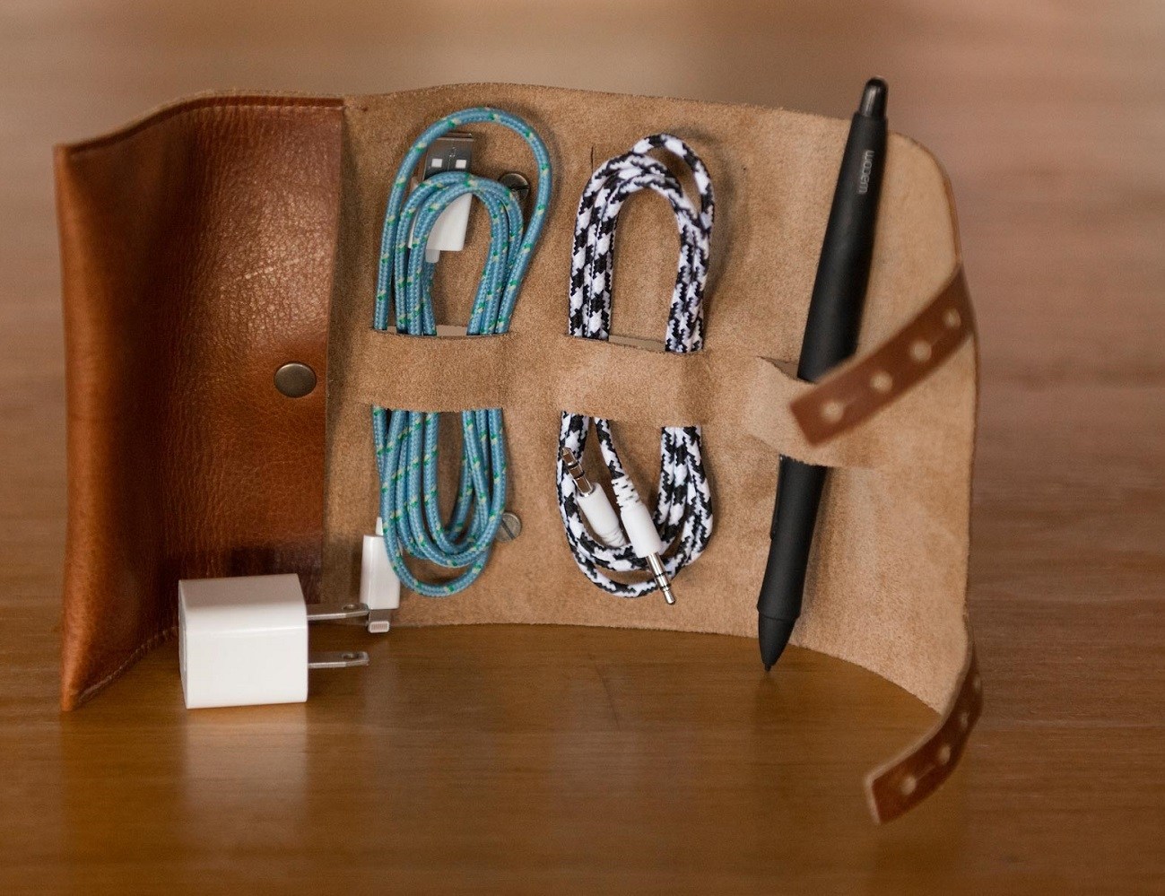 Cordito Cord Wrap - Holds 3 Cables & 2 Plugs » Gadget Flow