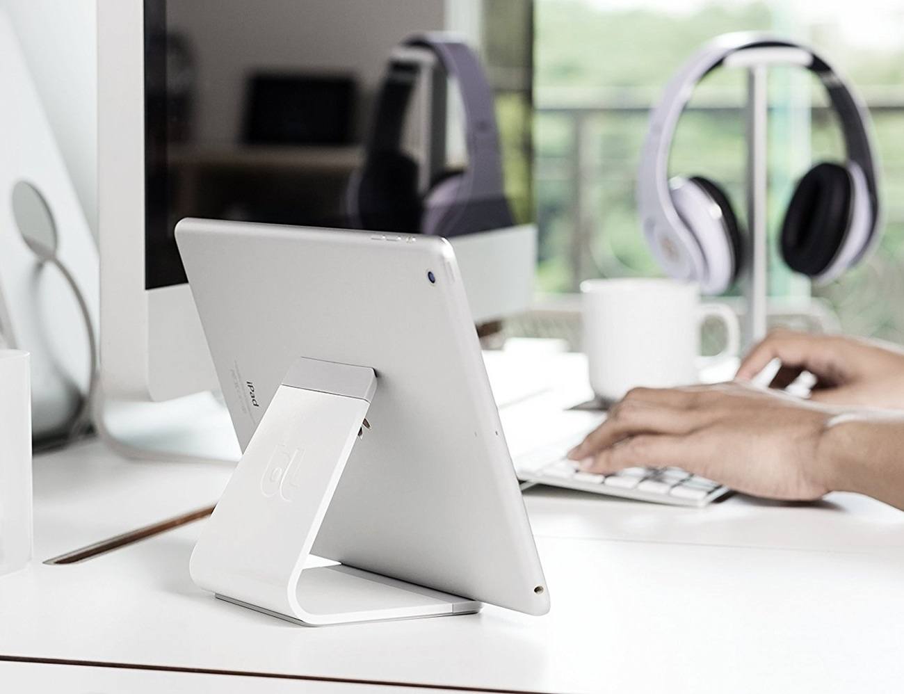 Mika - Universal Tablet Stand by Bluelounge | Key Features, Price ...