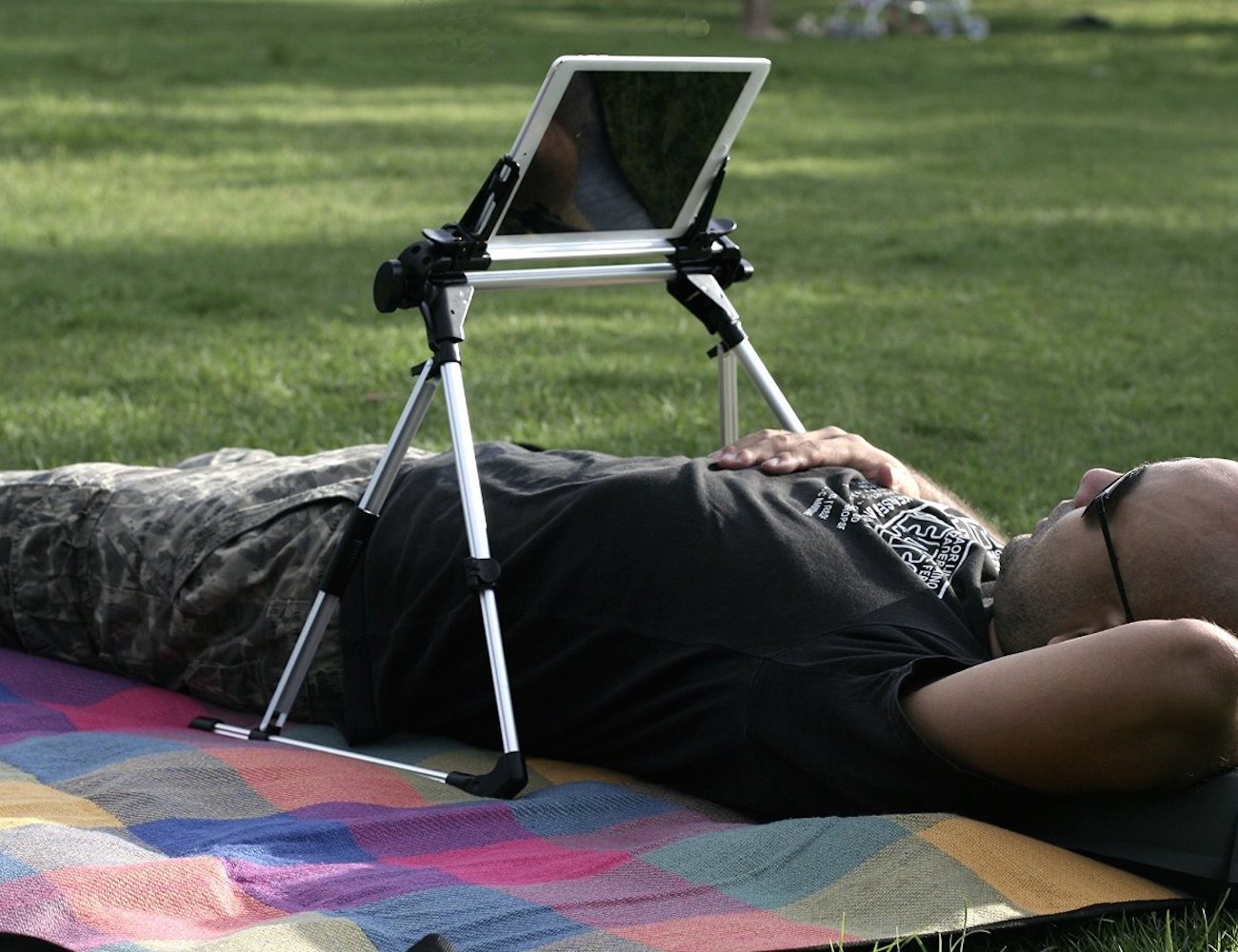 iSunshine™ - Collapsible iPad Stand | Key Features, Price & Alternatives