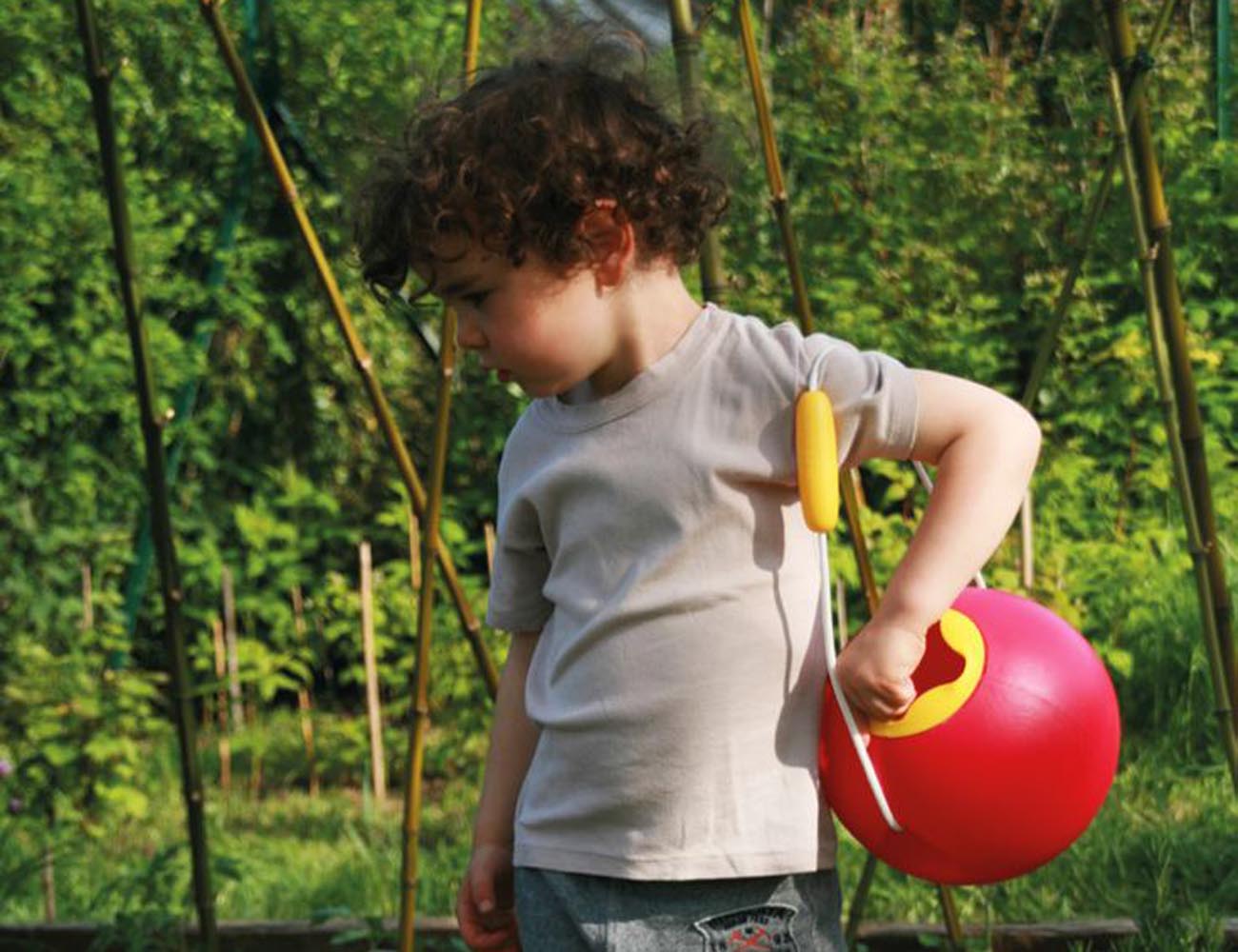 Quut Ballo Beach Toy - Smart Water Bucket For Beach Times | Key ...