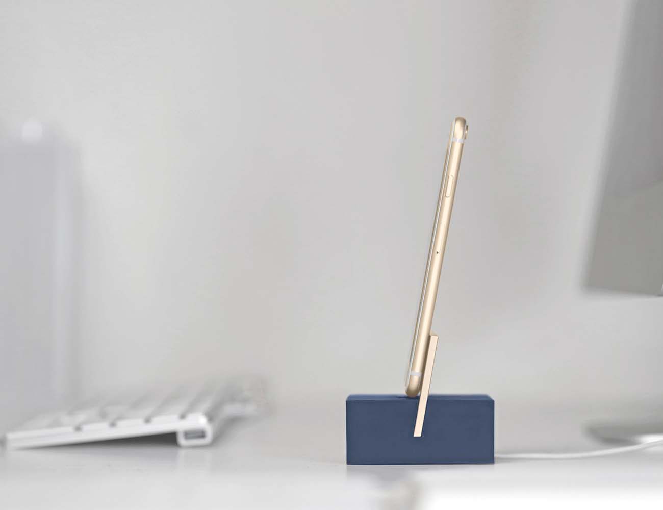 DOCK Lightning – The Minimal Weighted Charging Dock by Native Union ...
