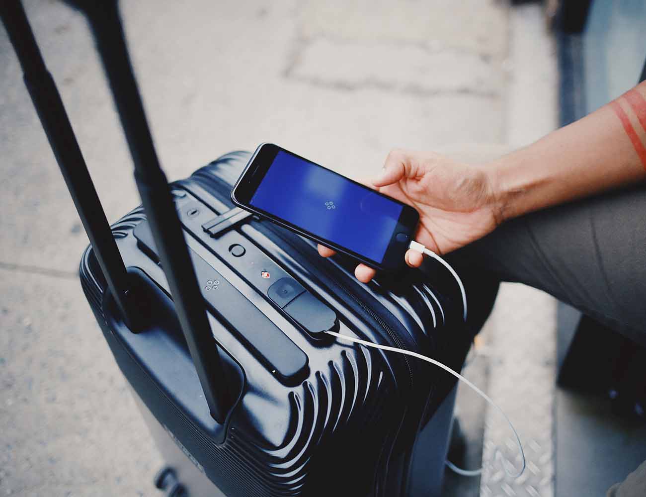 Bluesmart - World's First Smart Luggage | Key Features, Price ...