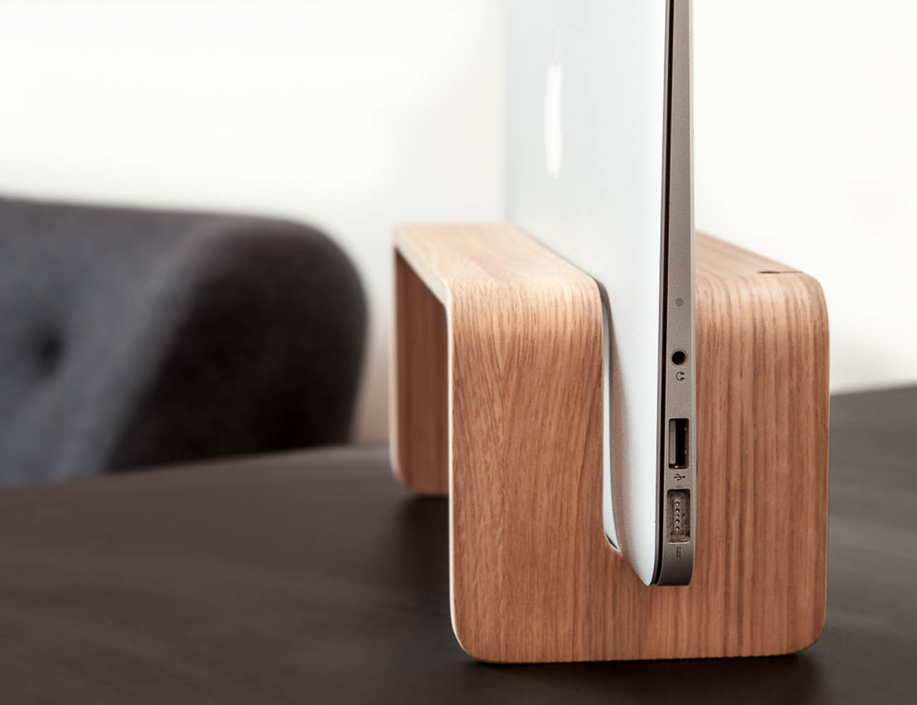 MacBook Rack - Nordic Appeal | Key Features, Price & Alternatives