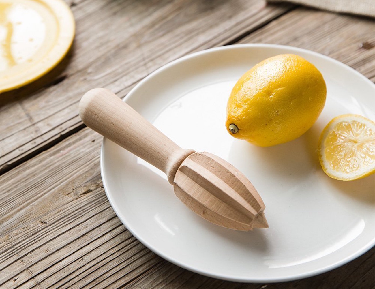 Wooden Fruit Reamer from FistCase » Gadget Flow
