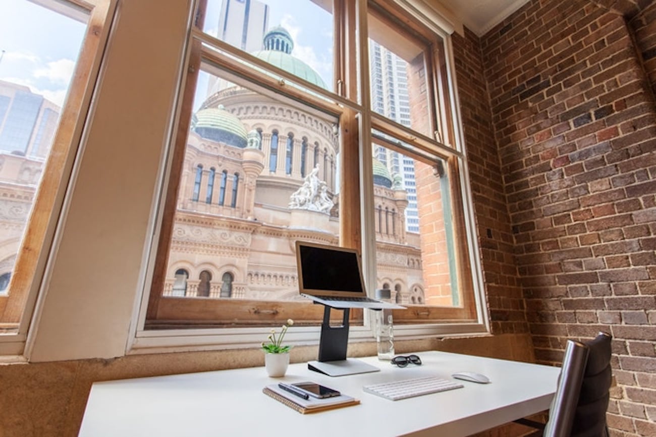 Tiny Tower Adjustable Laptop Stand | Key Features, Price & Alternatives