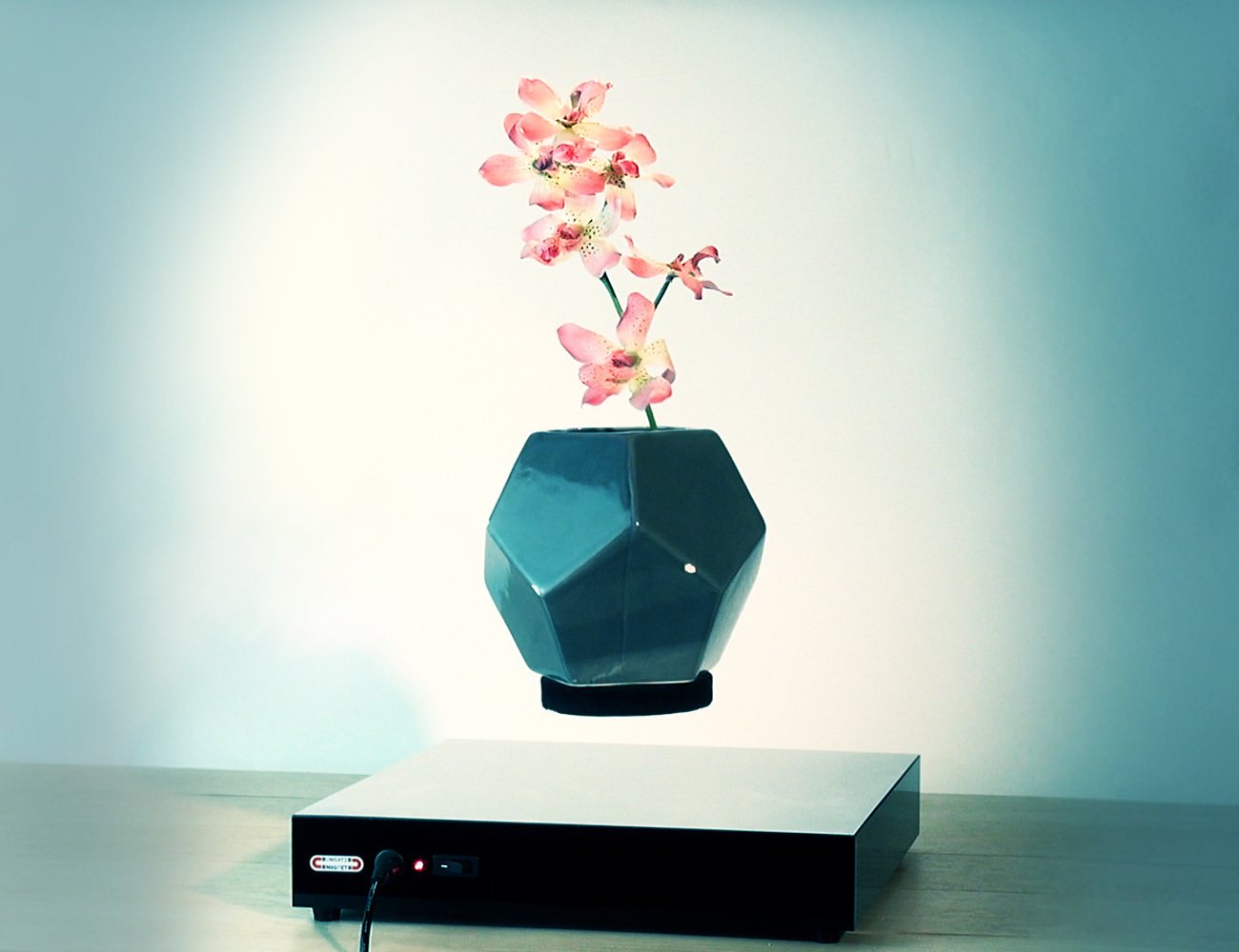 High-Performance Levitation Display | Key Features, Price & Alternatives