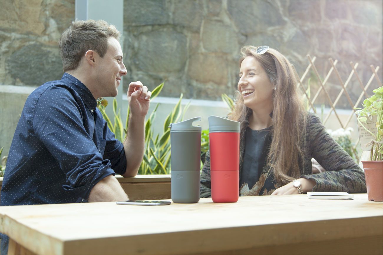 Ozmo Smart Bottle and App | Key Features, Price & Alternatives