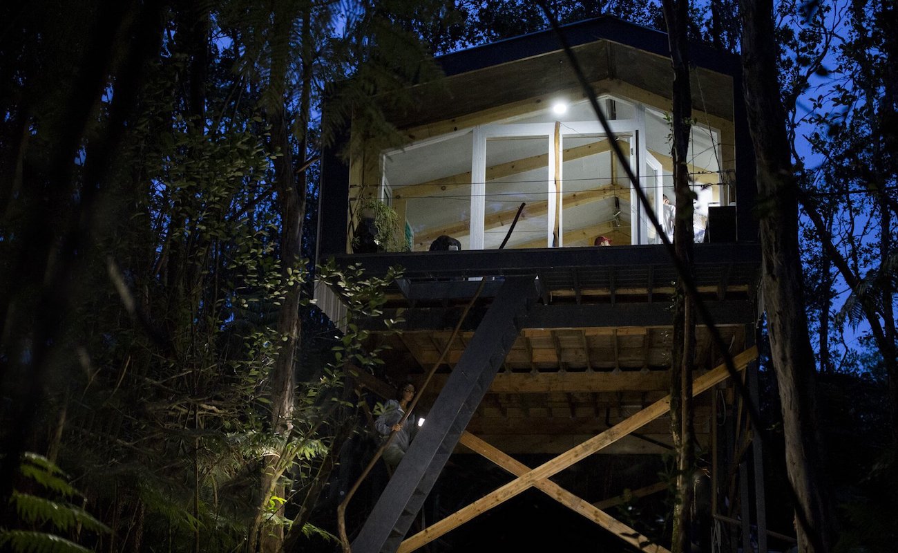 BioLite SolarHome 620 Portable Solar Lighting System | Key Features ...