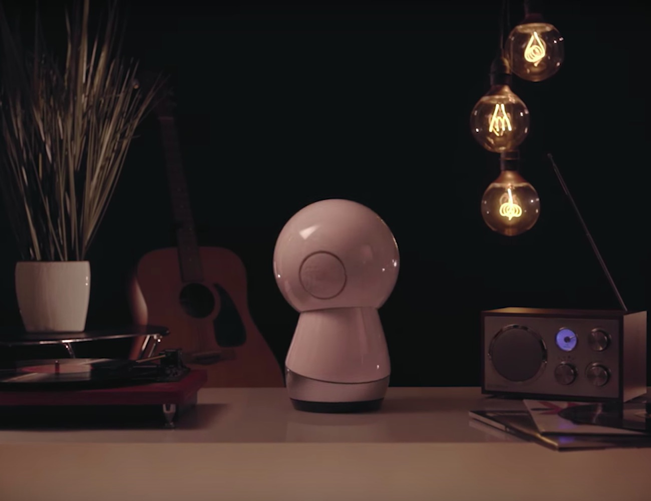 Jibo Intelligent Home Robot interacts with your family | Key Features ...