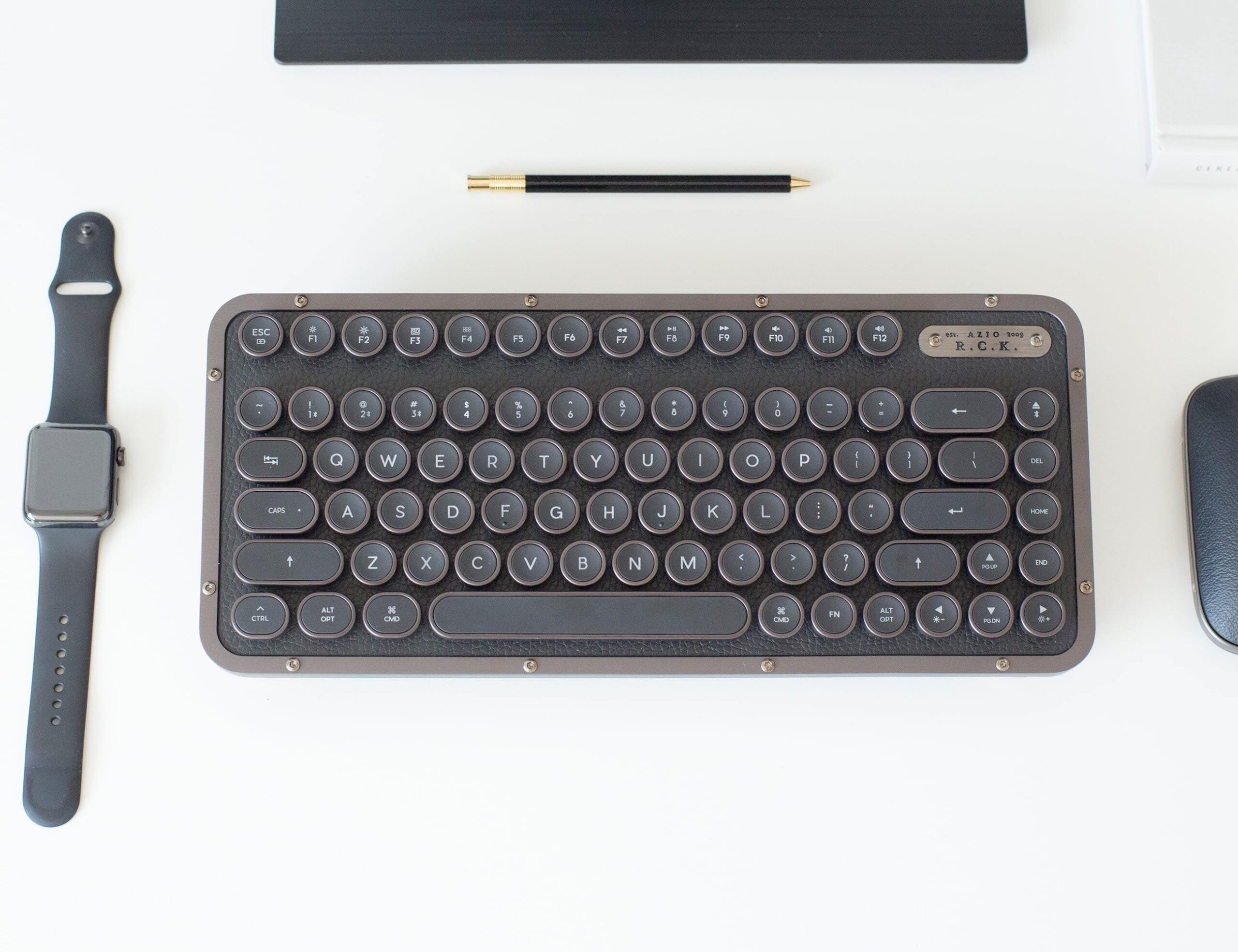 Azio Retro Compact Mechanical Keyboard | Key Features, Price & Alternatives
