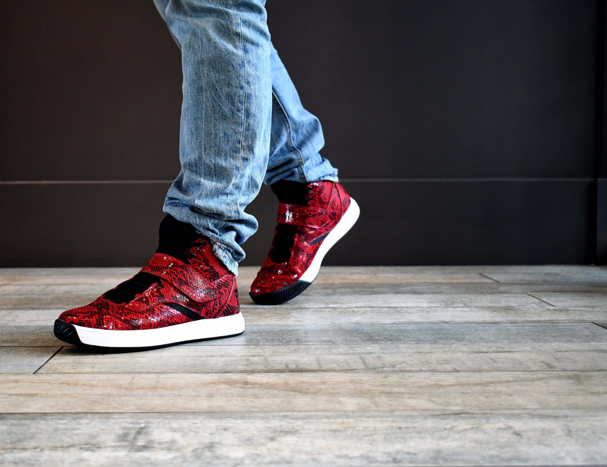 STATUS Leather Basketball Shoes | Key Features, Price & Alternatives