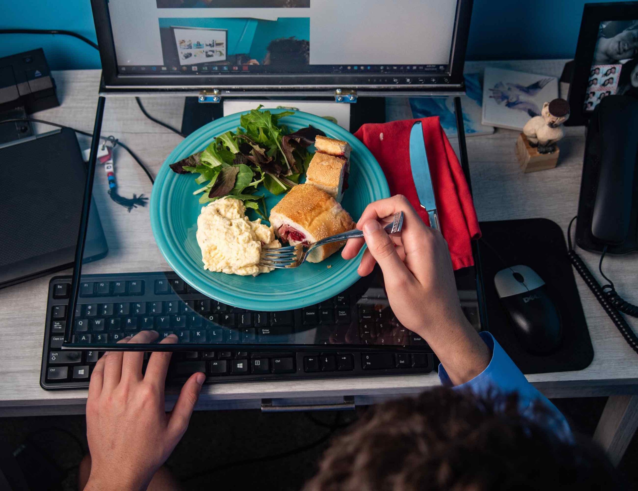 Monitray Monitor Food Tray | Key Features, Price & Alternatives