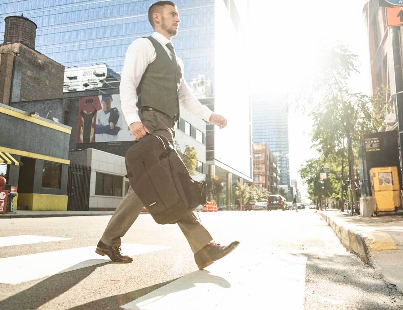 KeySmart Urban21 Premium Commuter Backpack | Key Features, Price ...