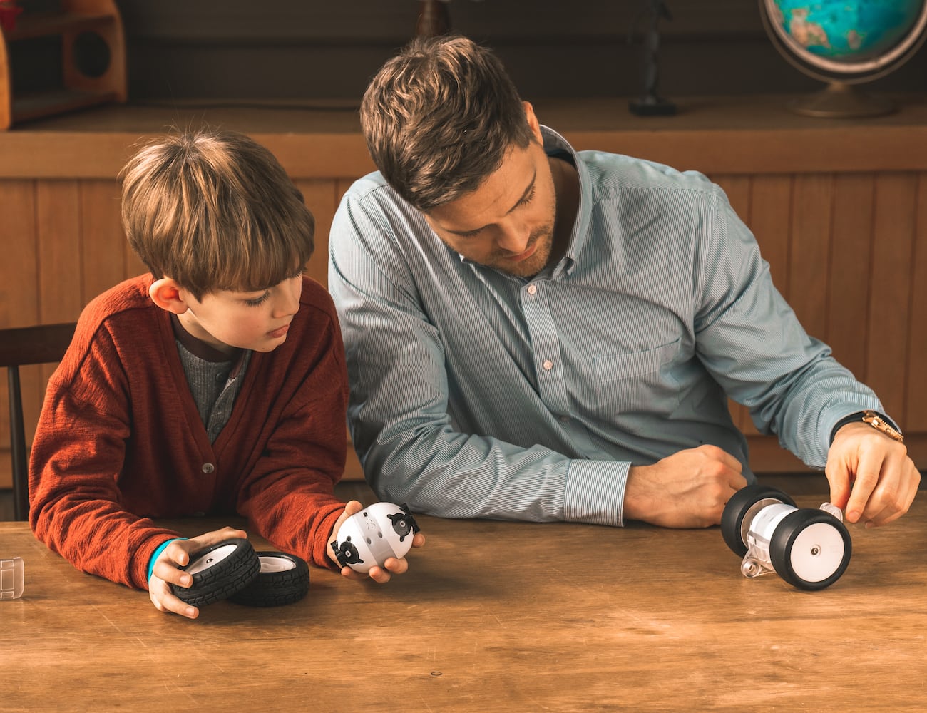 Armz is a smart customizable robot that you can turn into anything