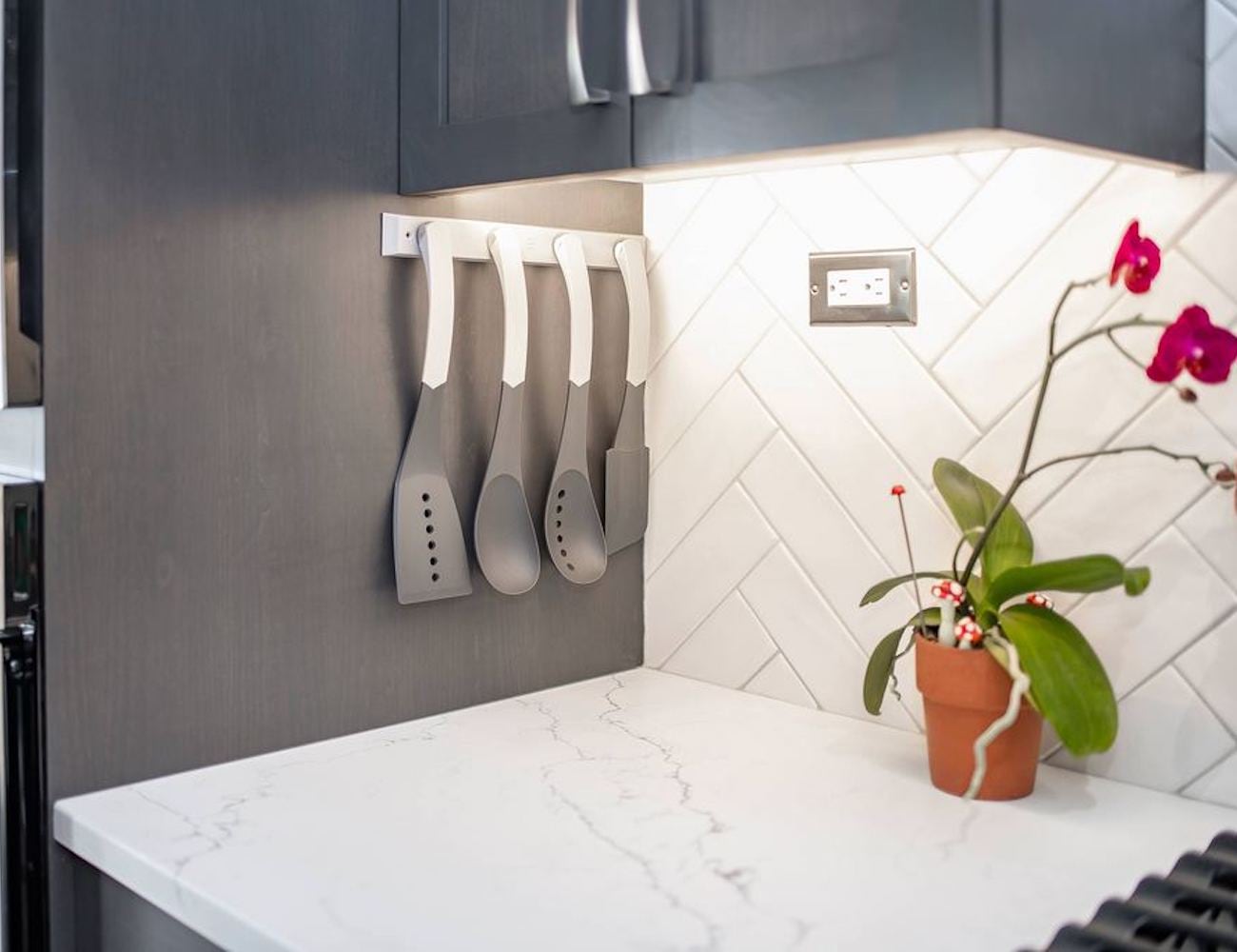 The Magnetic Utensil Set sticks your utensils wherever you want them