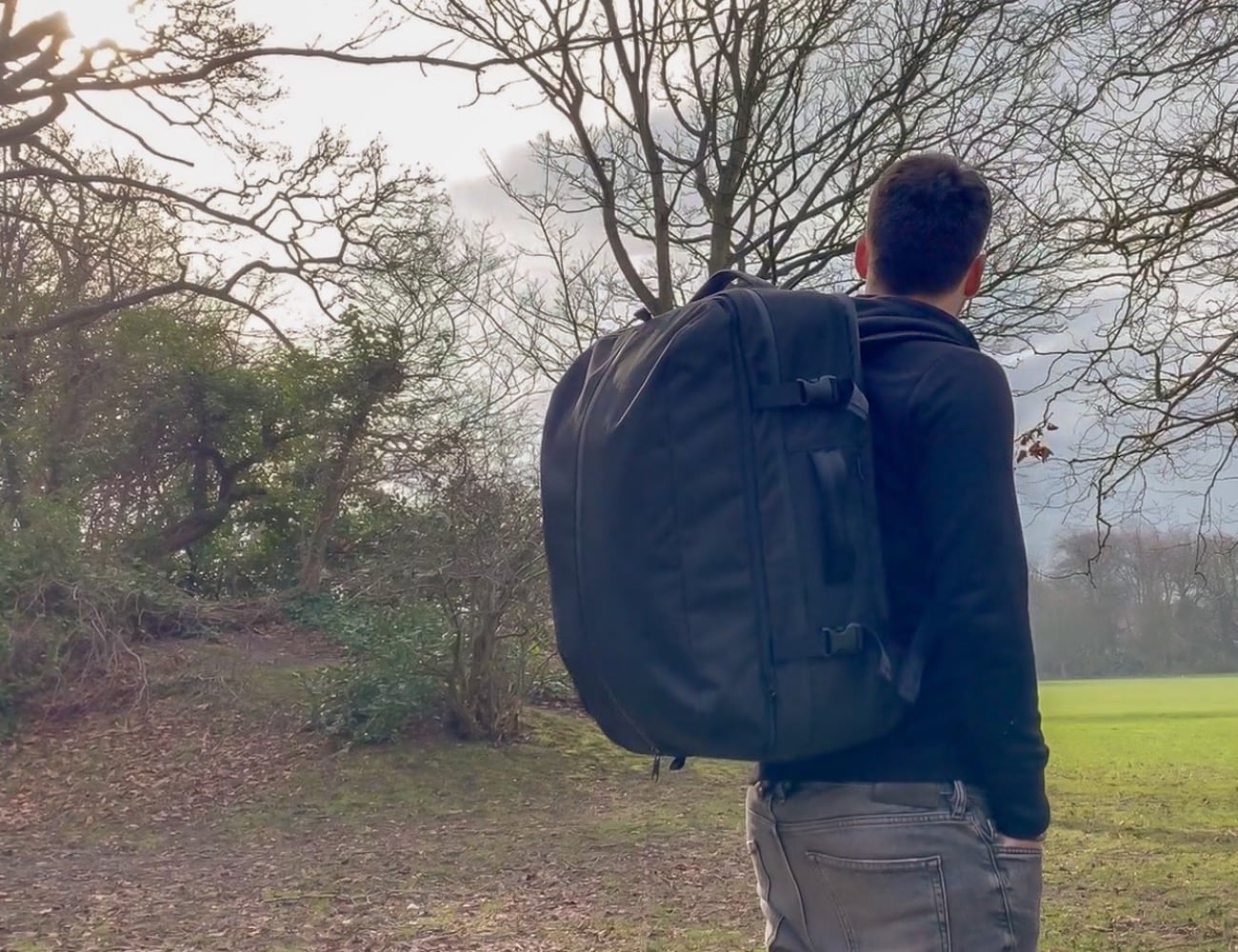 PAC-ONE is a modular travel backpack that you can easily customize
