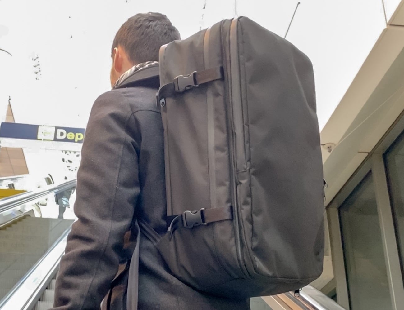 PAC-ONE is a modular travel backpack that you can easily customize