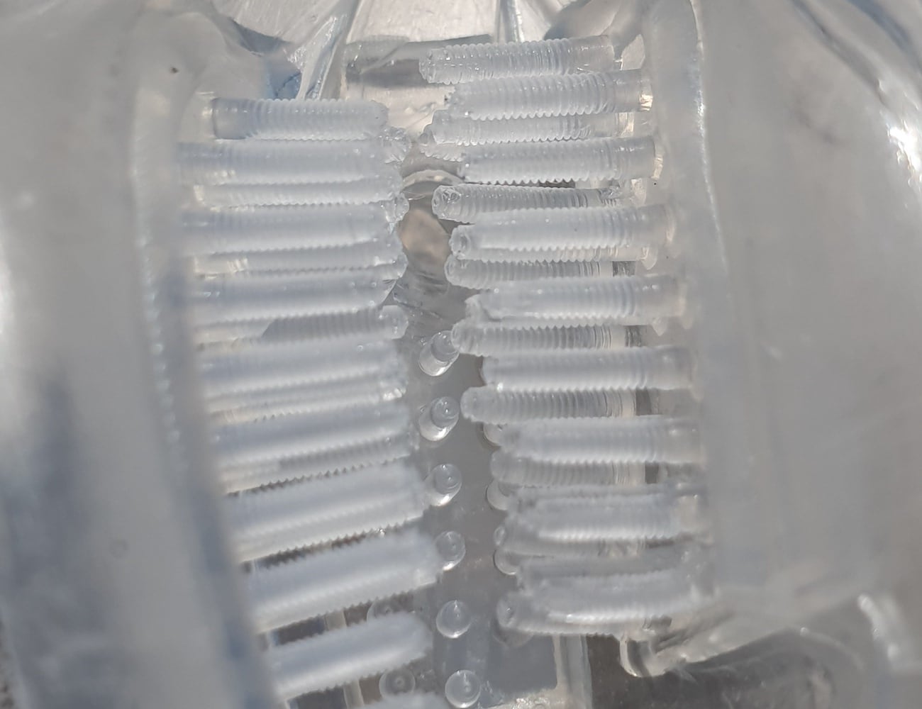 This vacuum oral care device cleans your teeth with vacuum power