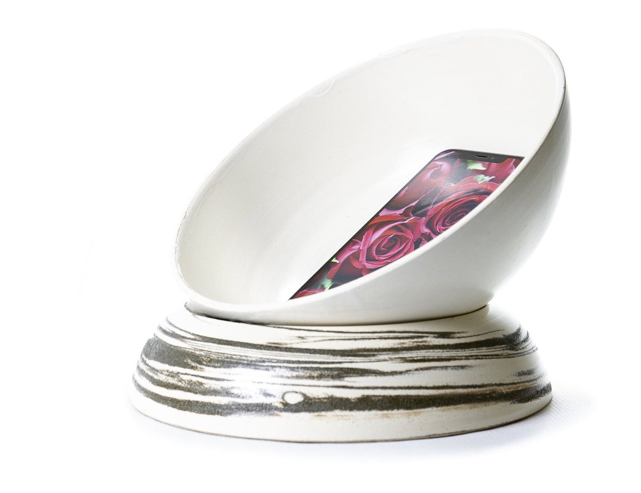 This ceramic acoustic amplifier turns any phone into a speaker system.