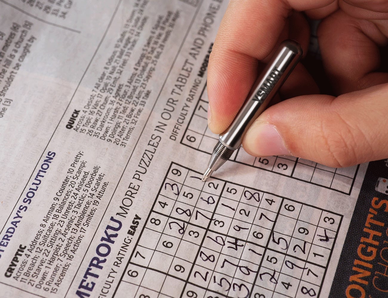 This tiny multiuse EDC pen can even write underwater