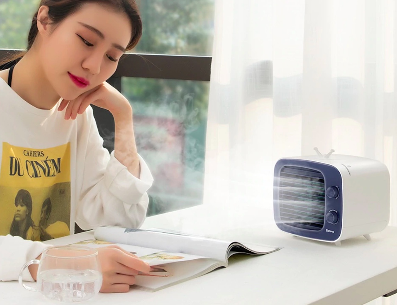 This Mini USB Cooling Fan Works with Ice for Instant Chilling