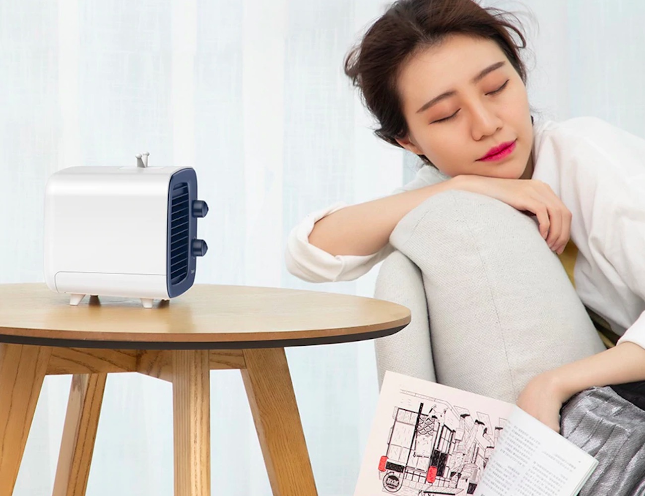 This Mini USB Cooling Fan Works with Ice for Instant Chilling