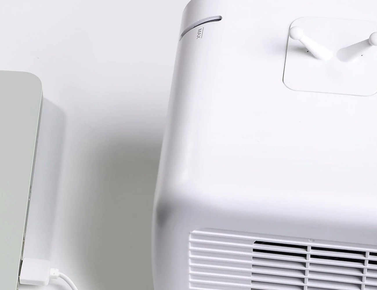 This Mini USB Cooling Fan Works with Ice for Instant Chilling