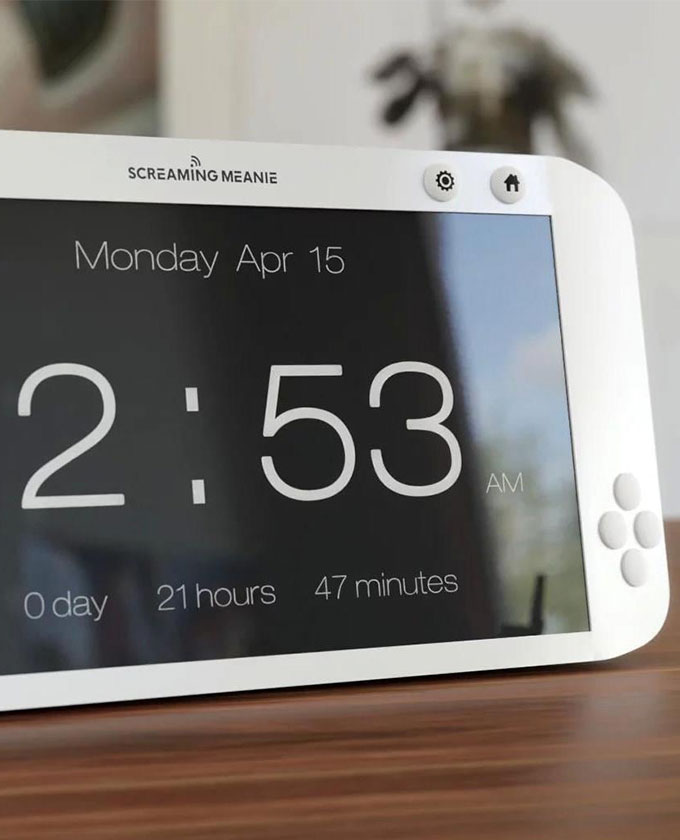 This Extra Loud Alarm Clock Is 100 Decibels in Volume
