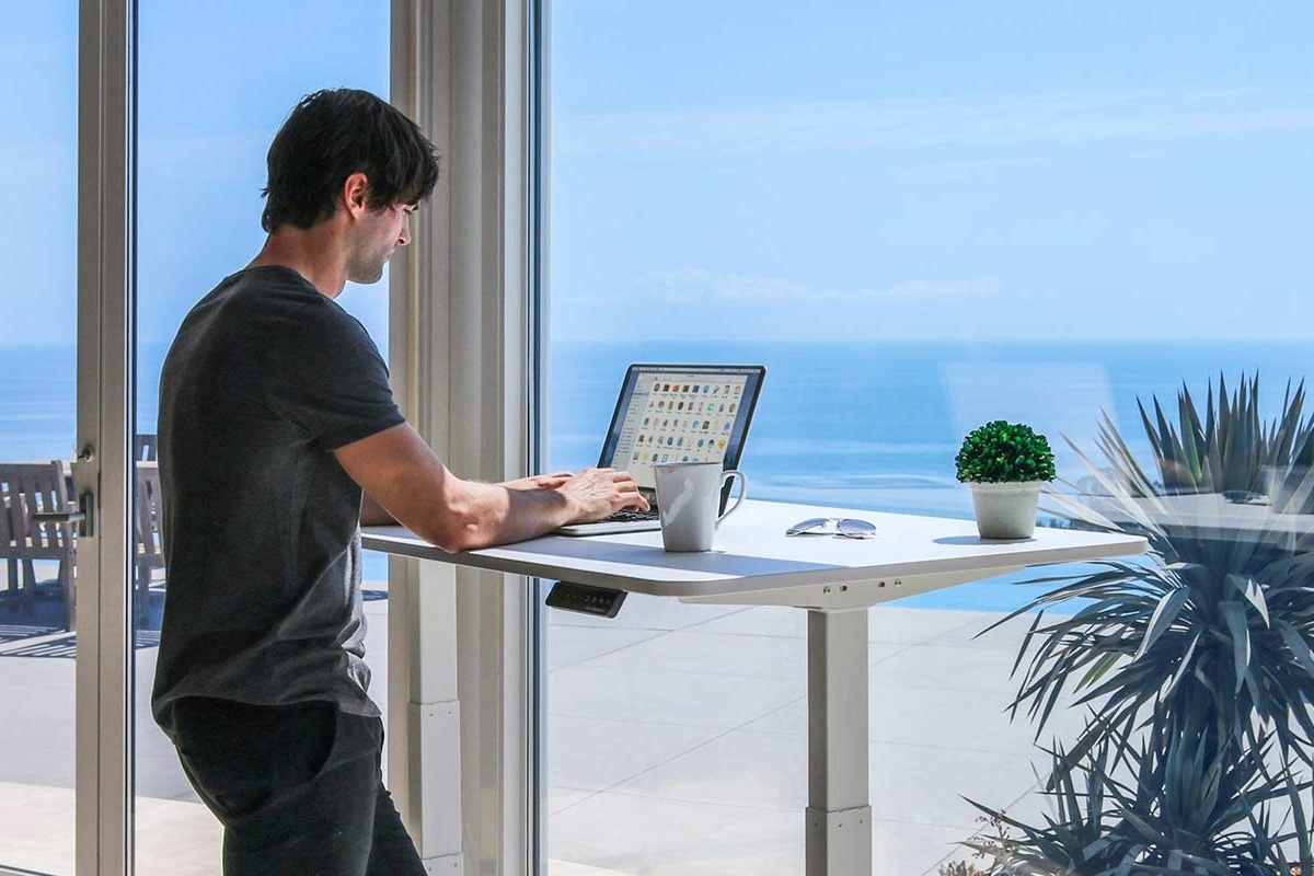 Make your working day more active with SmartDesk 2 Business Edition ...