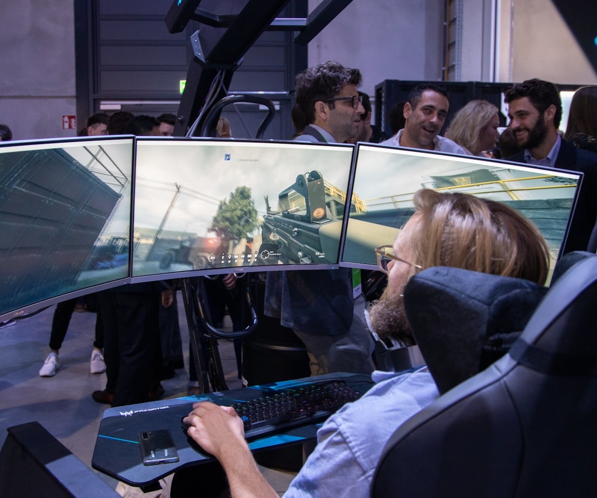 Clear Out Your Living Room for the Acer Predator Thronos Air