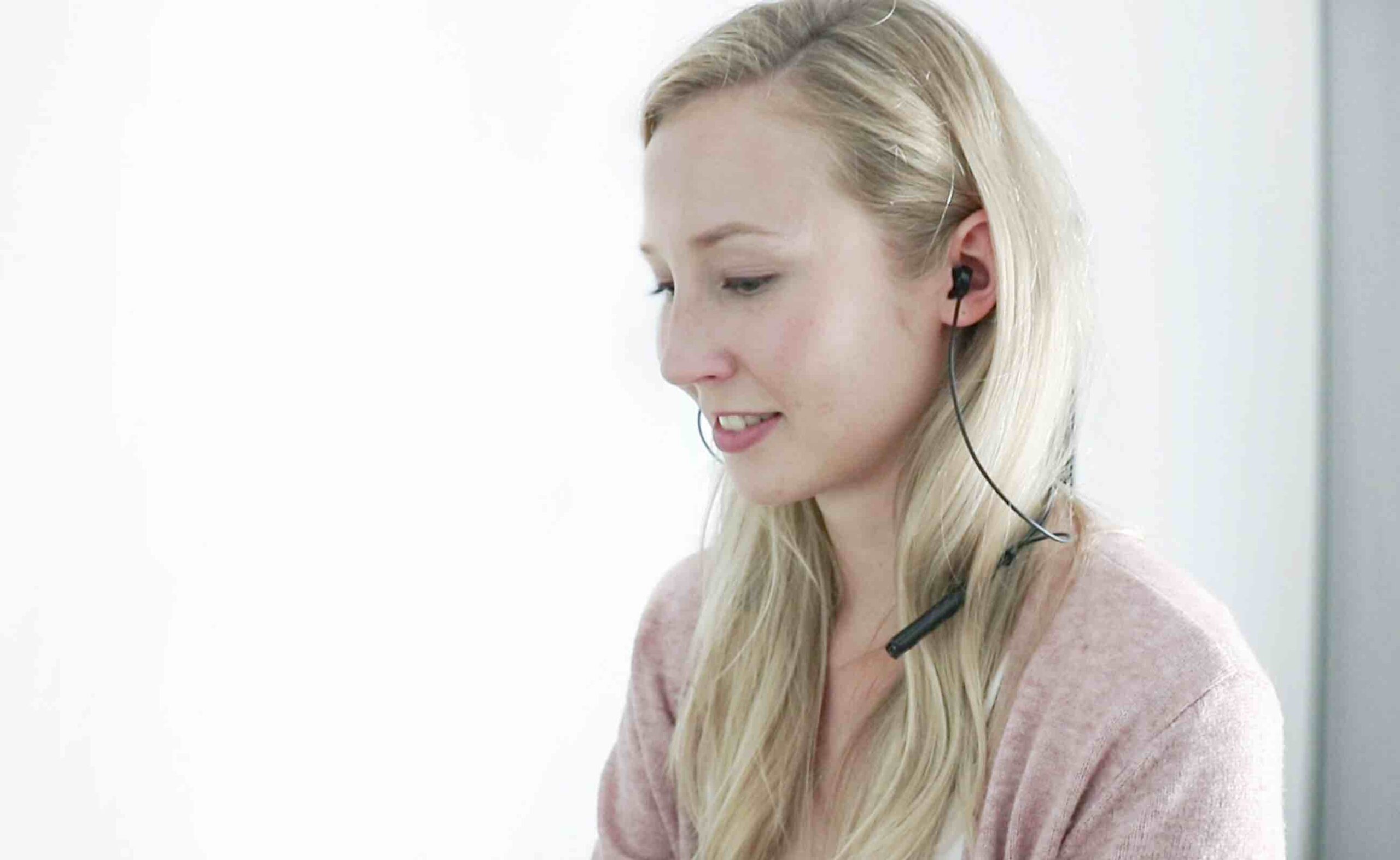 This Light Stimulation Device Helps You Feel Your Best