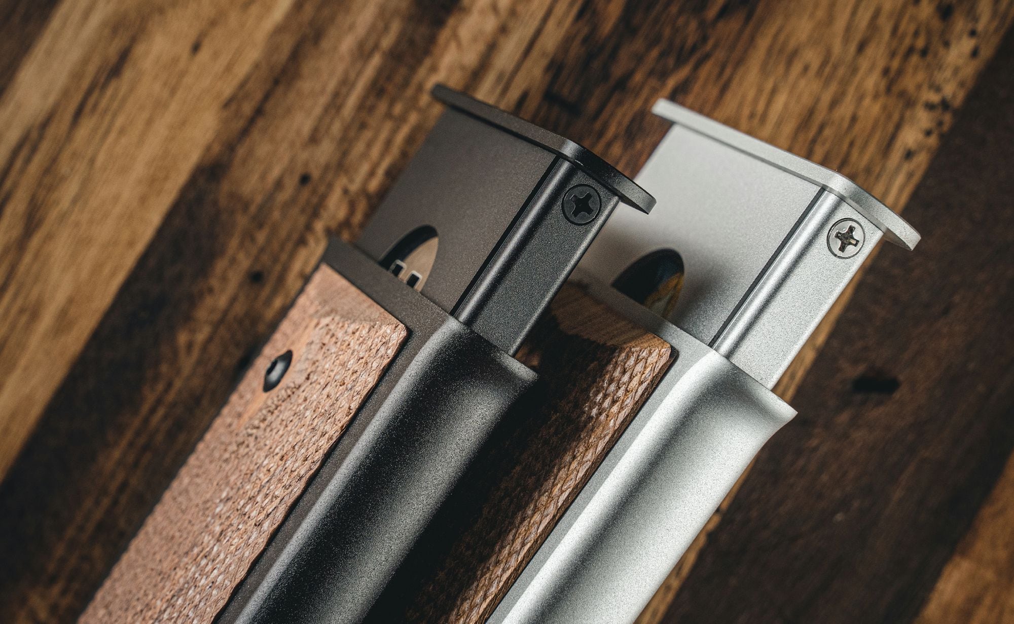 This Reloading Card Holder Is a Tribute to The M1911 Pistol