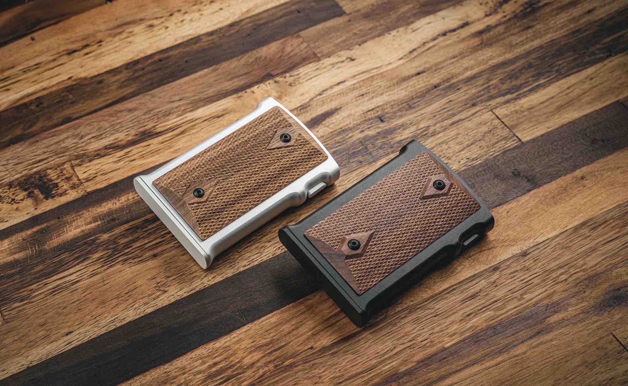 This Reloading Card Holder Is a Tribute to The M1911 Pistol