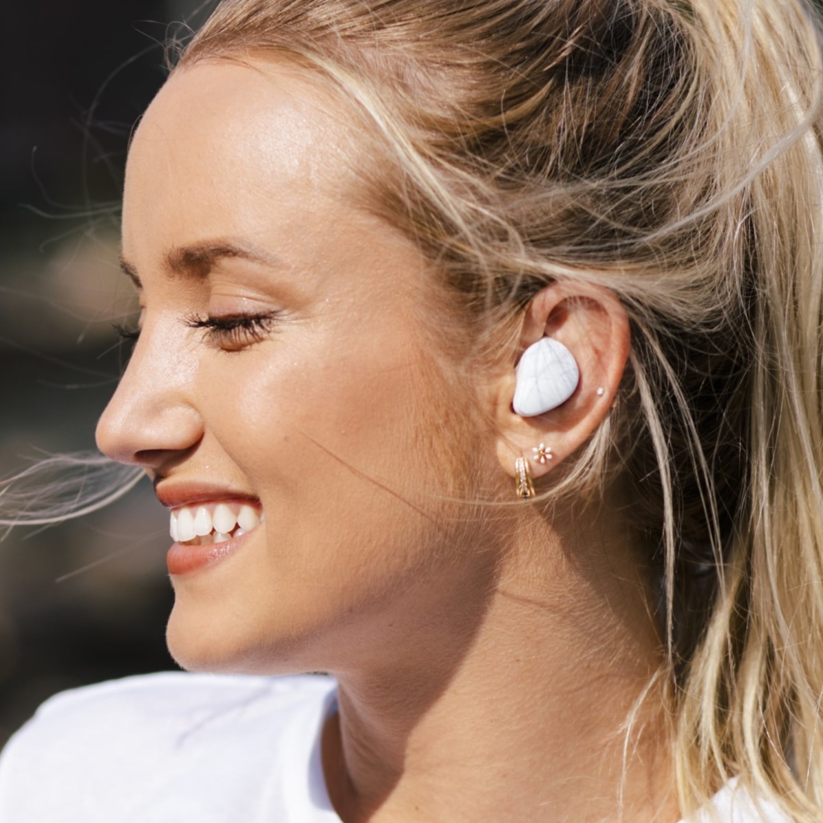 These Ergonomic Wireless Earbuds Withstand All Your Sweat