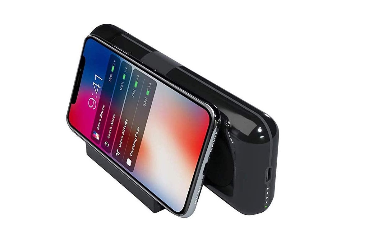 This 4-in-1 Apple Charger Is a 10,000-mAh Power Bank