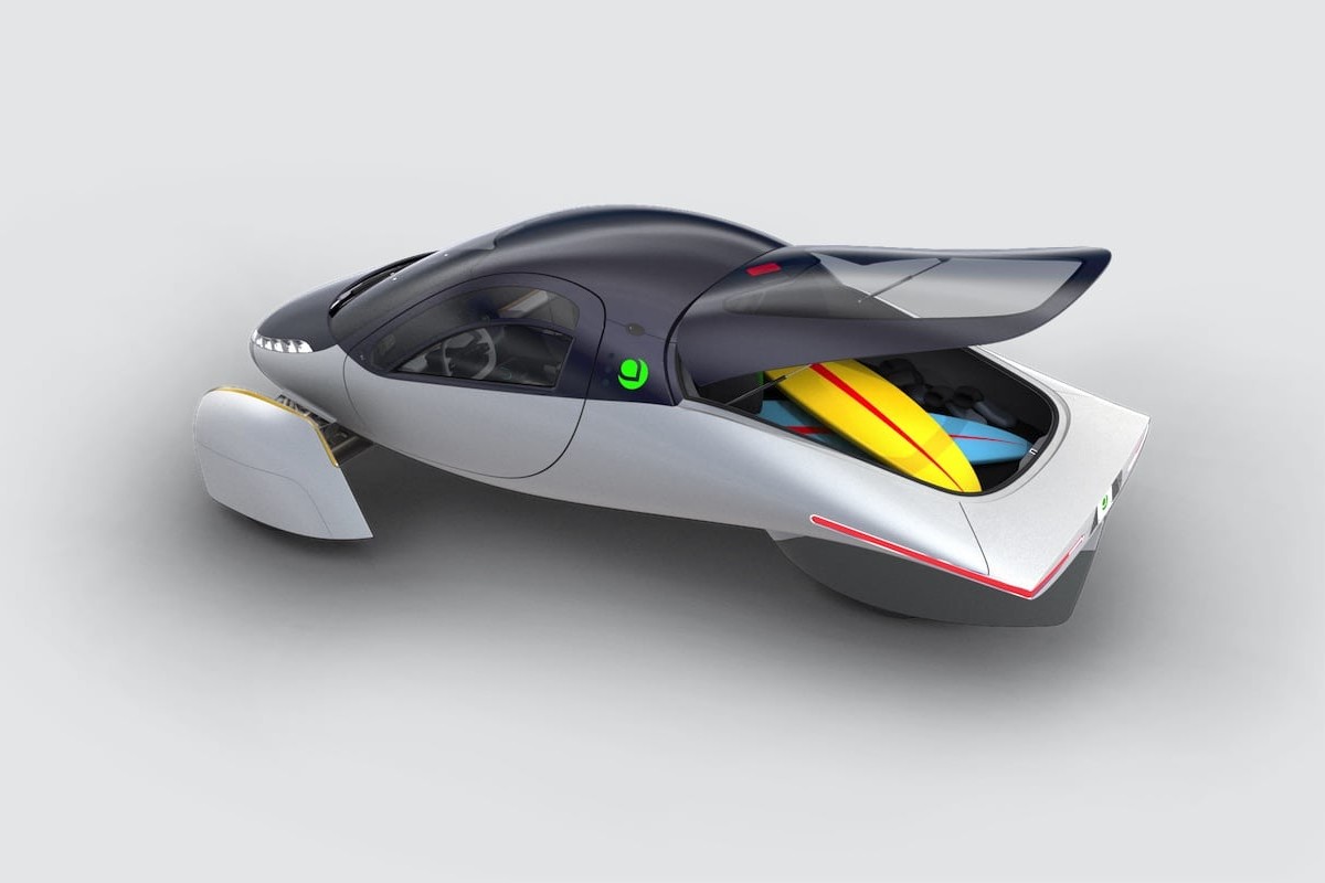 This Solar-Charging Electric Vehicle Has a 1,000-Mile Range