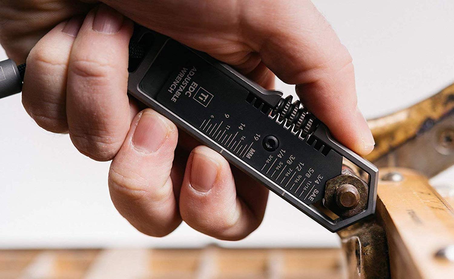This One-Handed Tool Offers 25 Adjustable Wrench Sizes