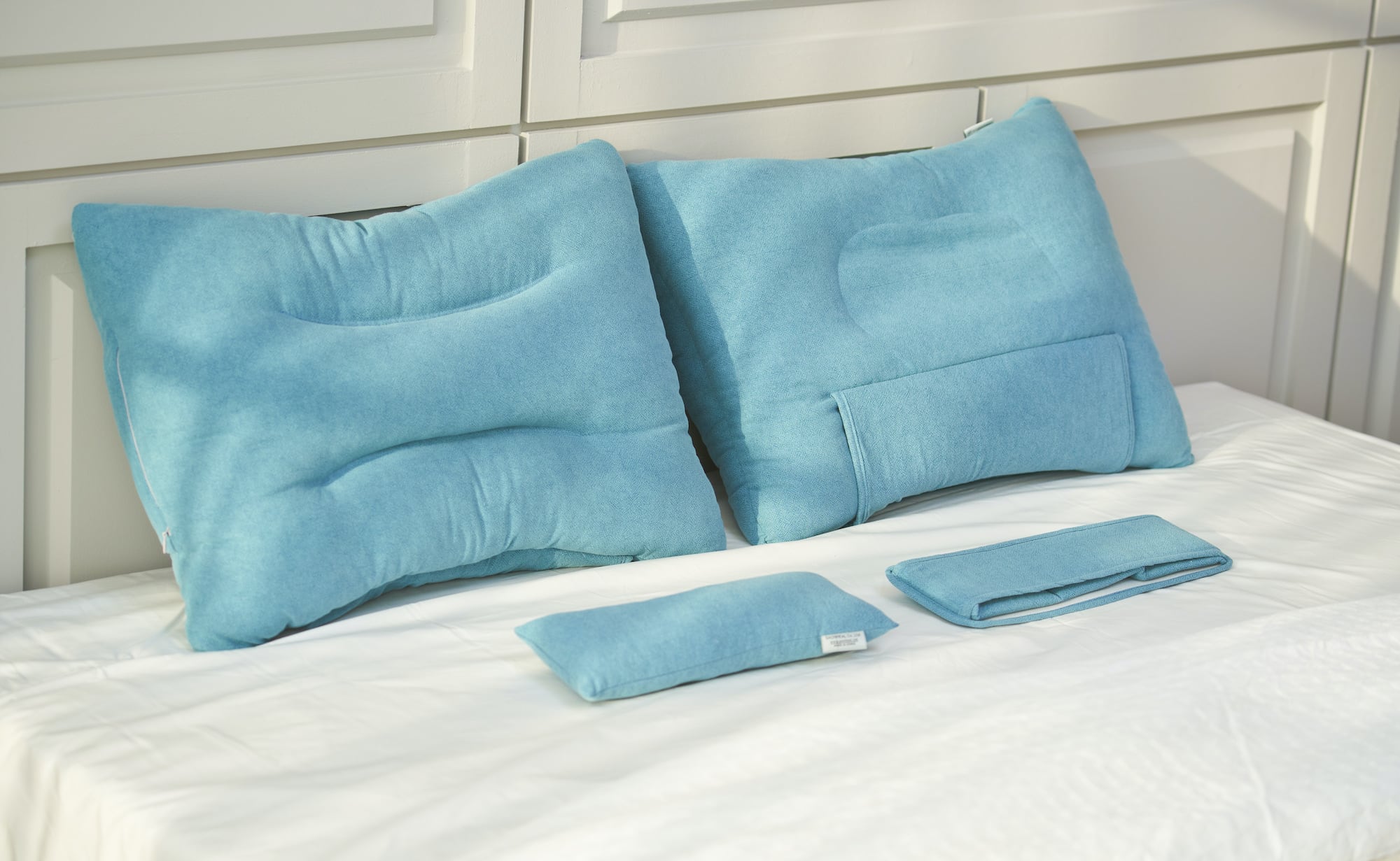 This Cooling Pillow Stays at a Low Temperature for 8 Hours