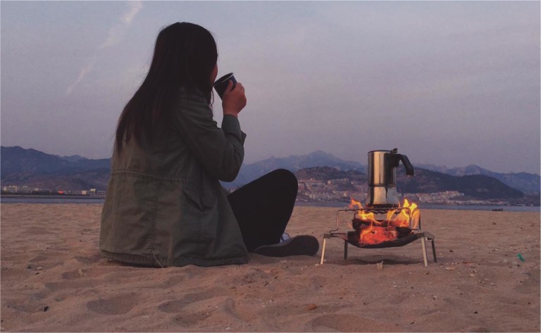 This Compact Open-Flame Cooking Device is Eco-Friendly