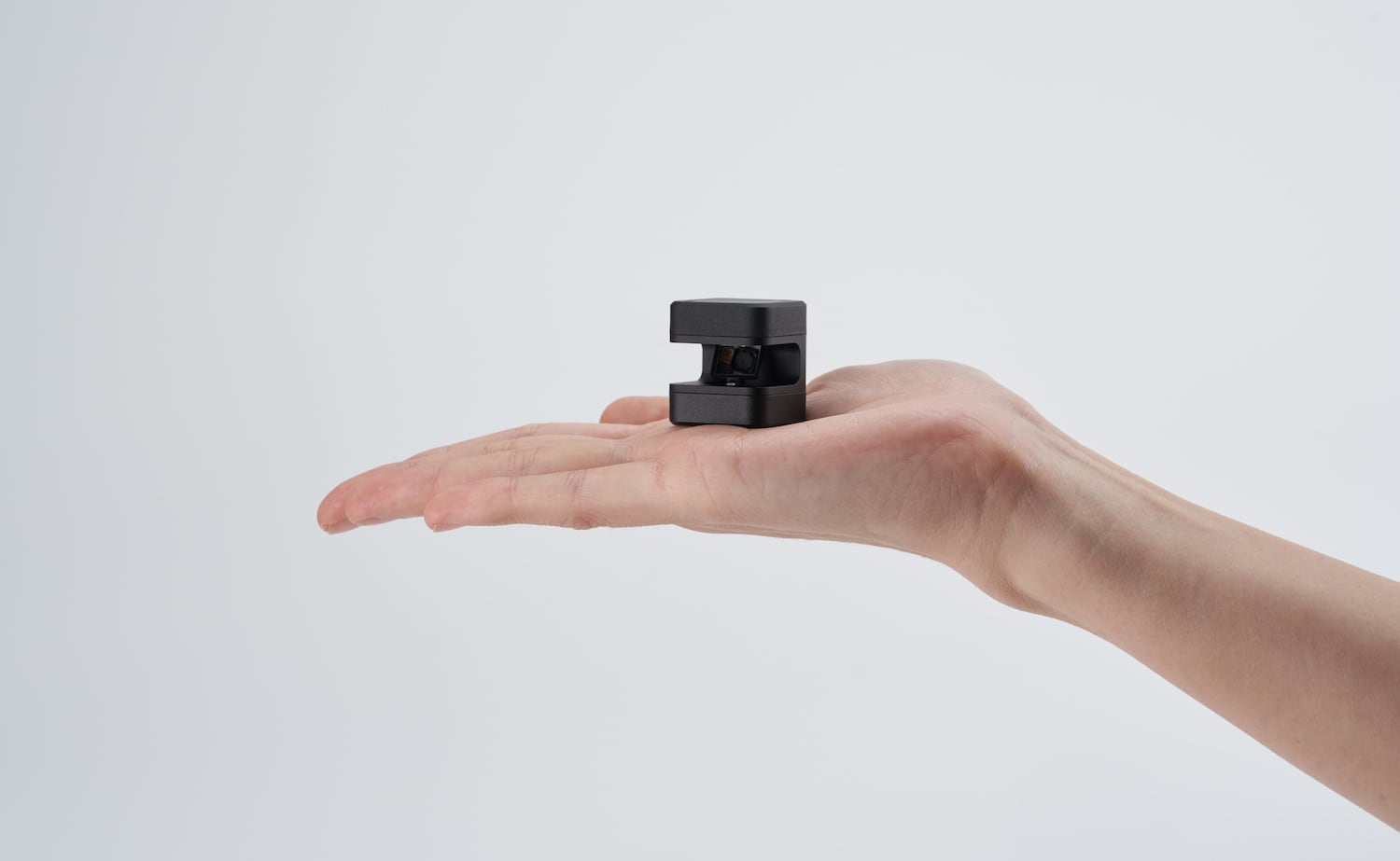 This Virtual Touchscreen Device Works on Any Screen