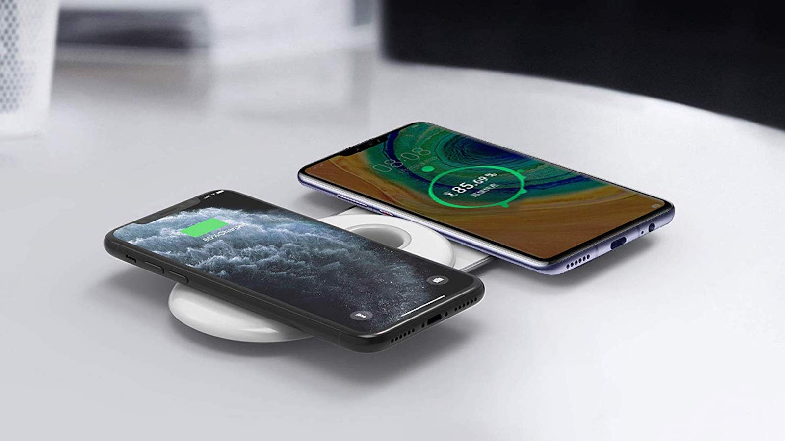 This Compact Fast Wireless Charger Expands to 2 Pads