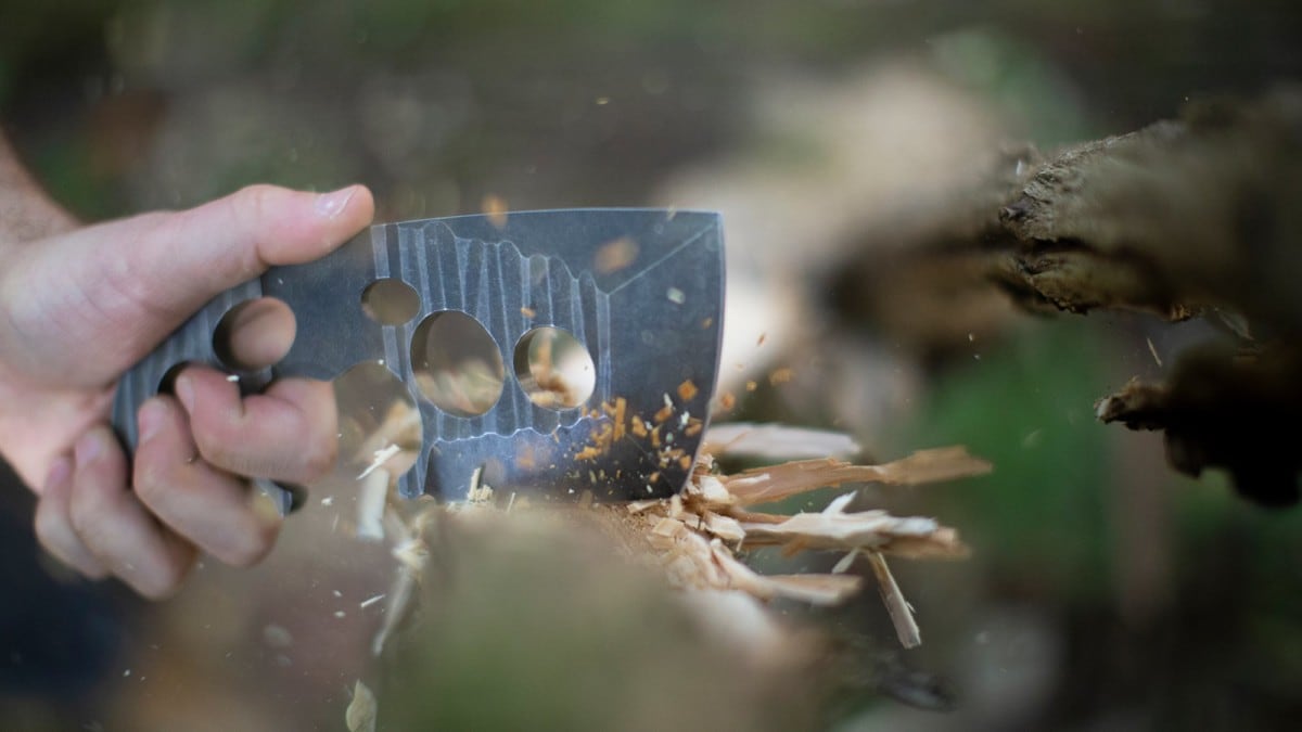 A pocket hand axe can help in any outdoor situation — Gadget Flow