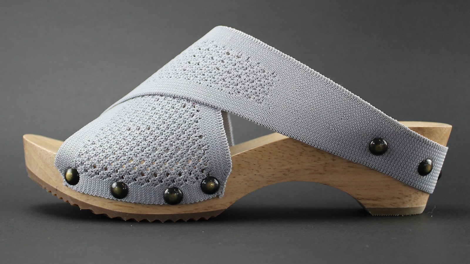 This Modern Clog Comes in 6 Super Fun Summer Colors