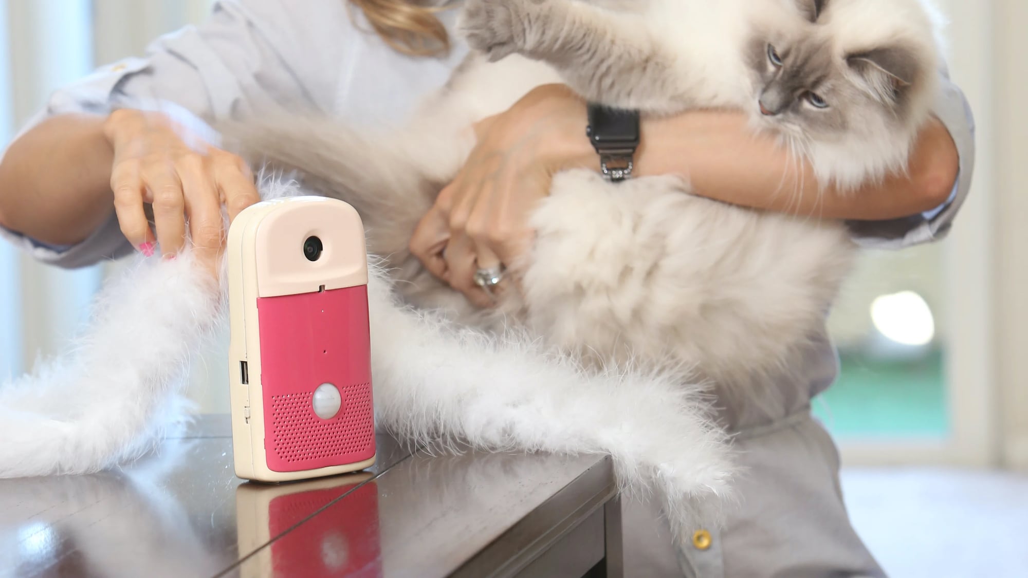 This emotionally intelligent camera is a must for loved ones | Key ...