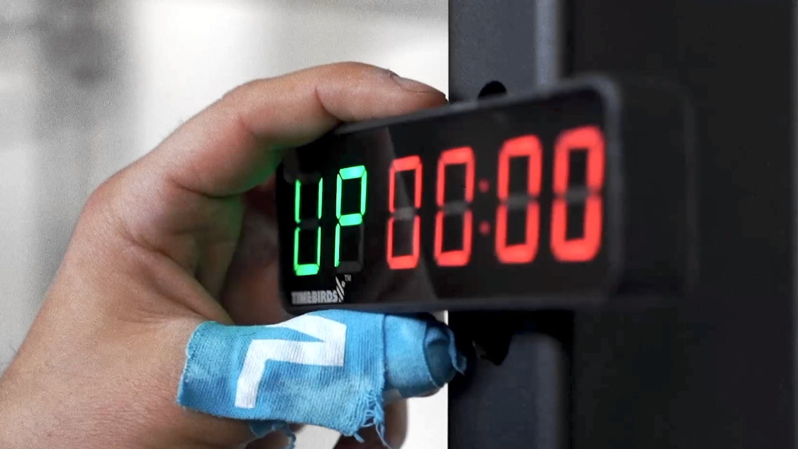 Timebirds portable workout timer fits in your pocket and sticks to ...