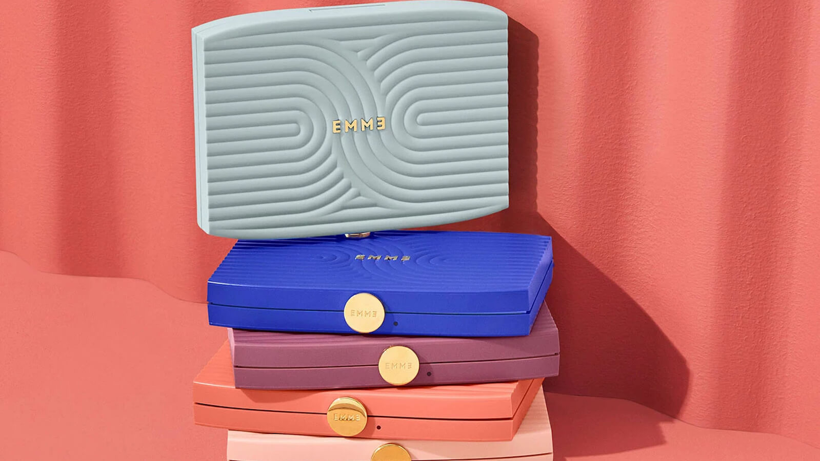 Emme Smart Case birth control holder helps you miss fewer pills and ...