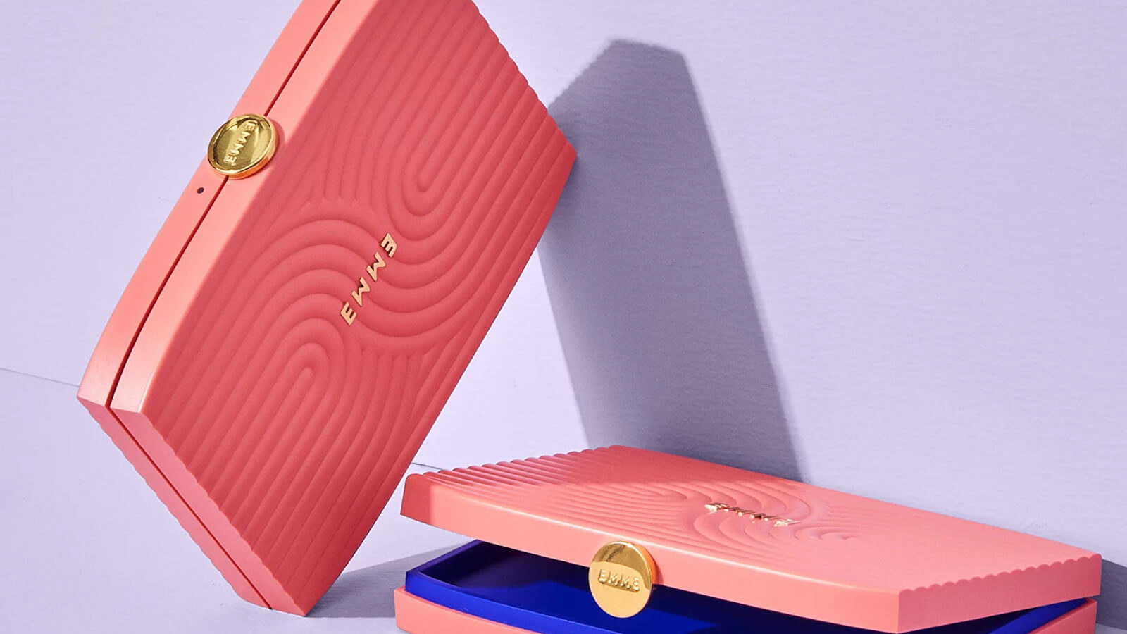 Emme Smart Case birth control holder helps you miss fewer pills and ...