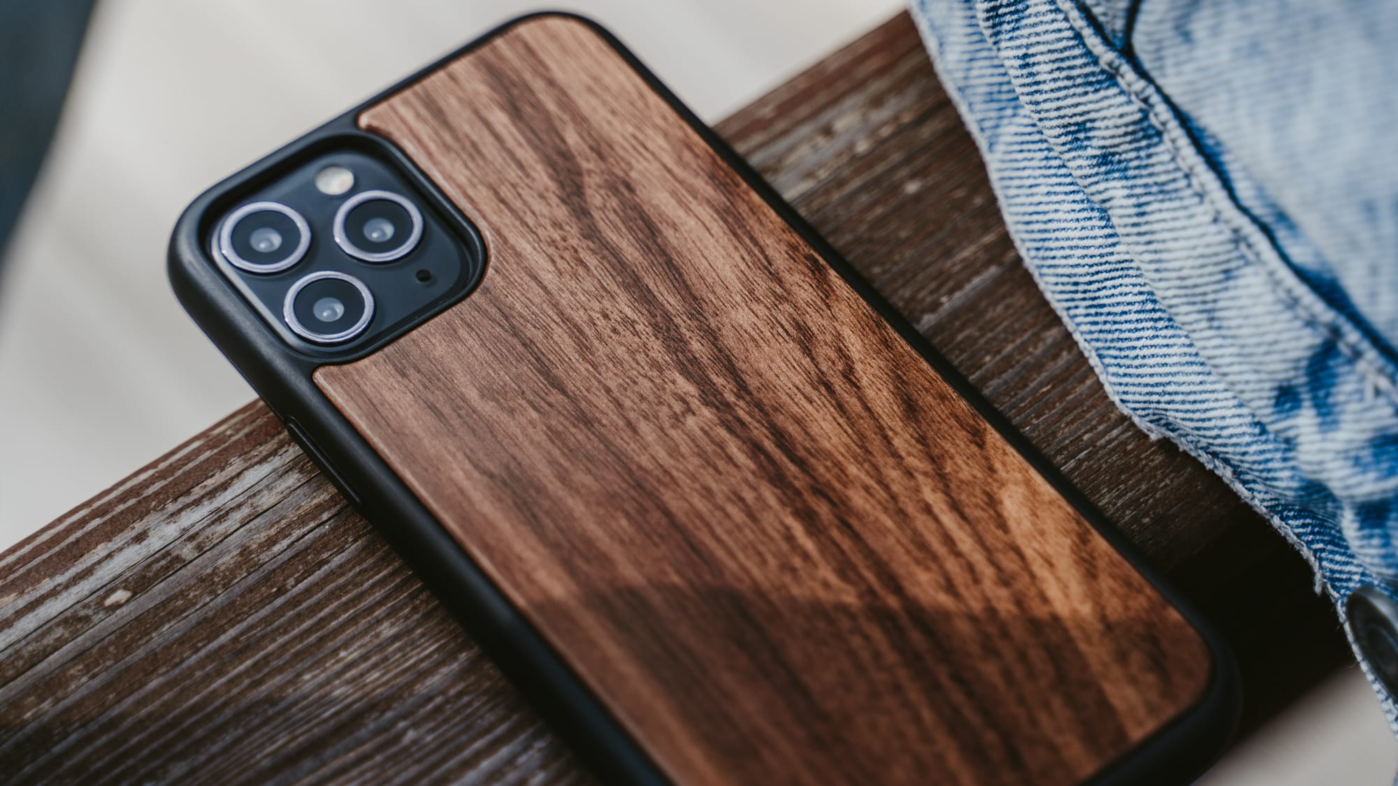 Oakywood Wooden iPhone 12 protective case is compatible with a range of ...